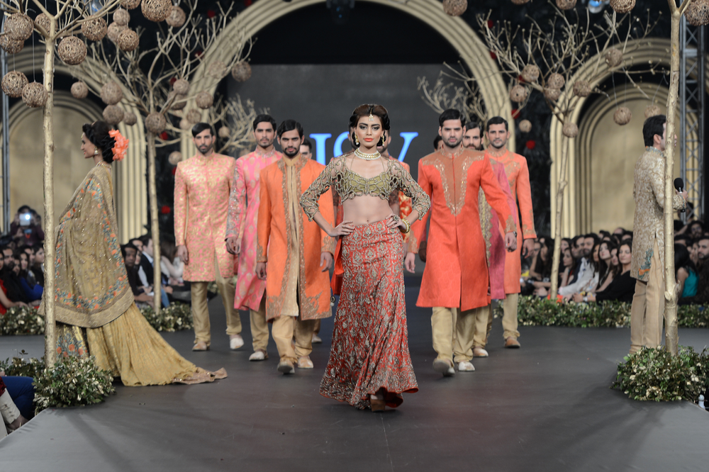 HSY | Runway - Where Fashion Meets Elegance
